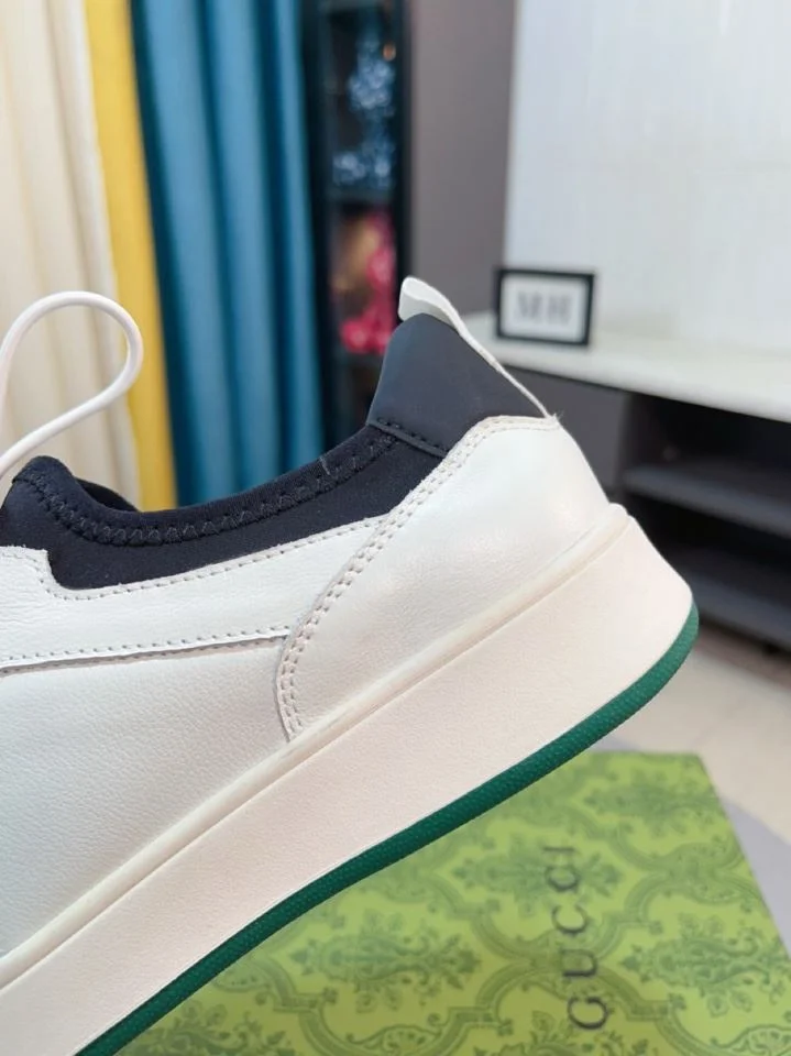 Accurate model Gucci Low Shoes