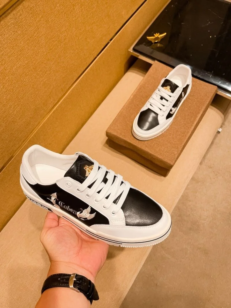 Value-priced Gucci Low Shoes