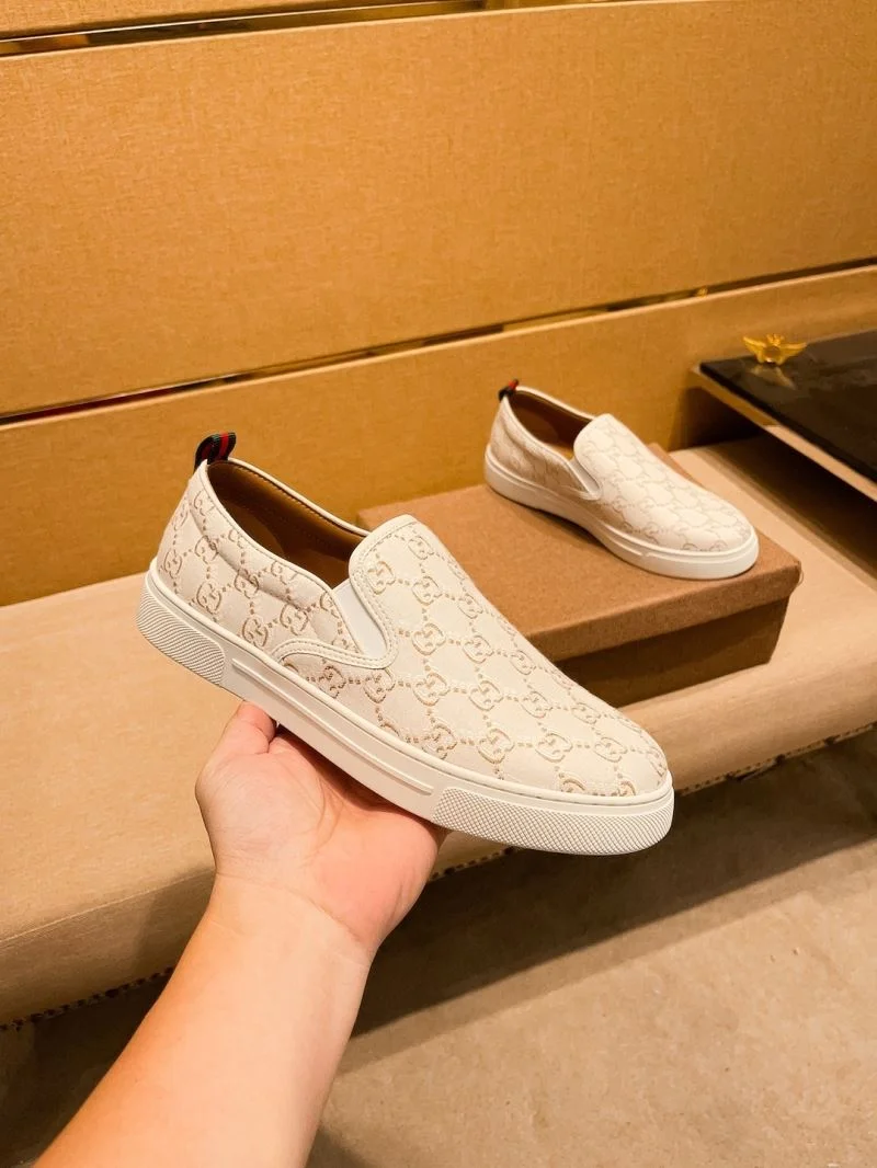 Value-priced Gucci Low Shoes