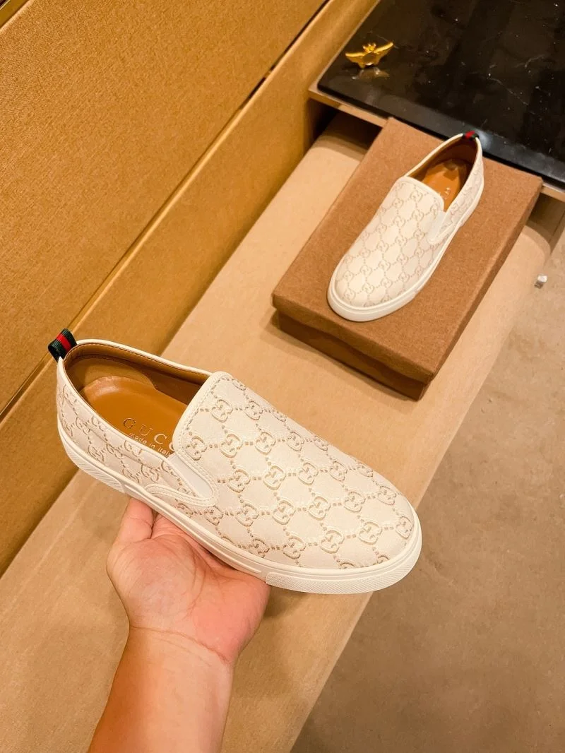 Value-priced Gucci Low Shoes