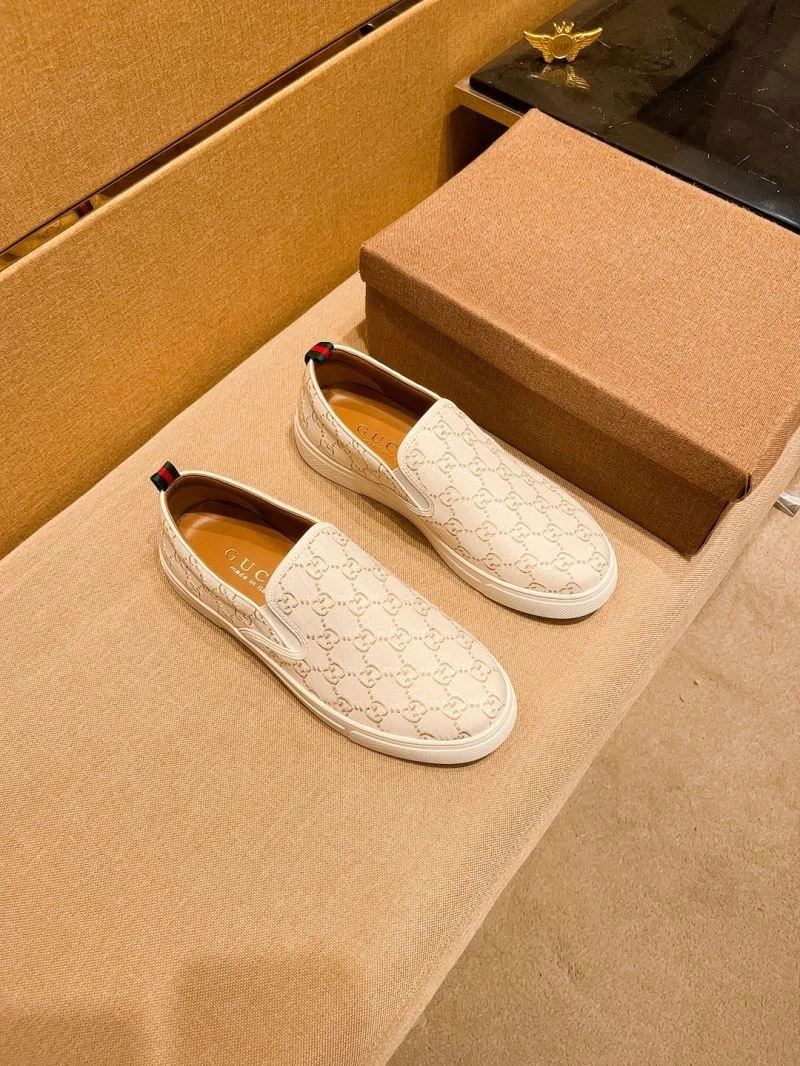 Value-priced Gucci Low Shoes