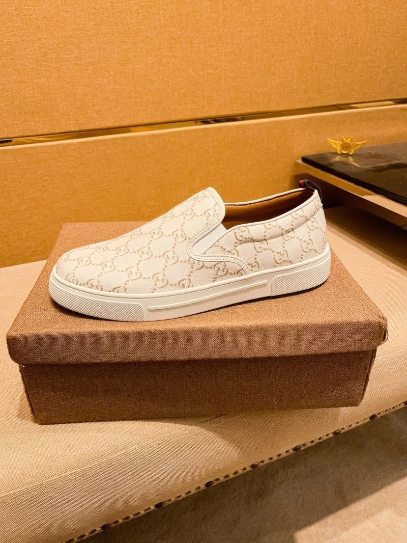 Value-priced Gucci Low Shoes