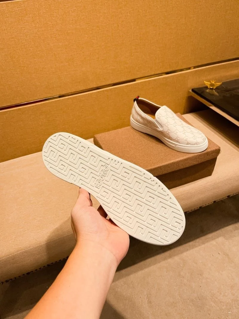 Value-priced Gucci Low Shoes