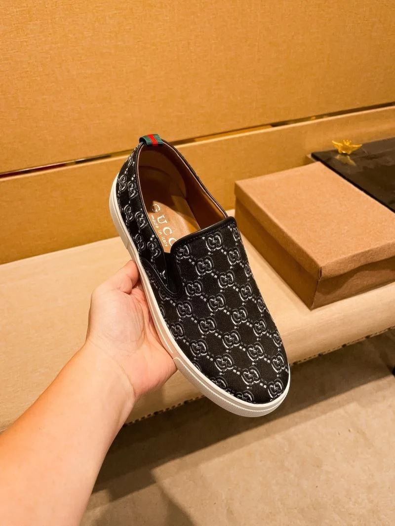 Top mirror Gucci Low Shoes