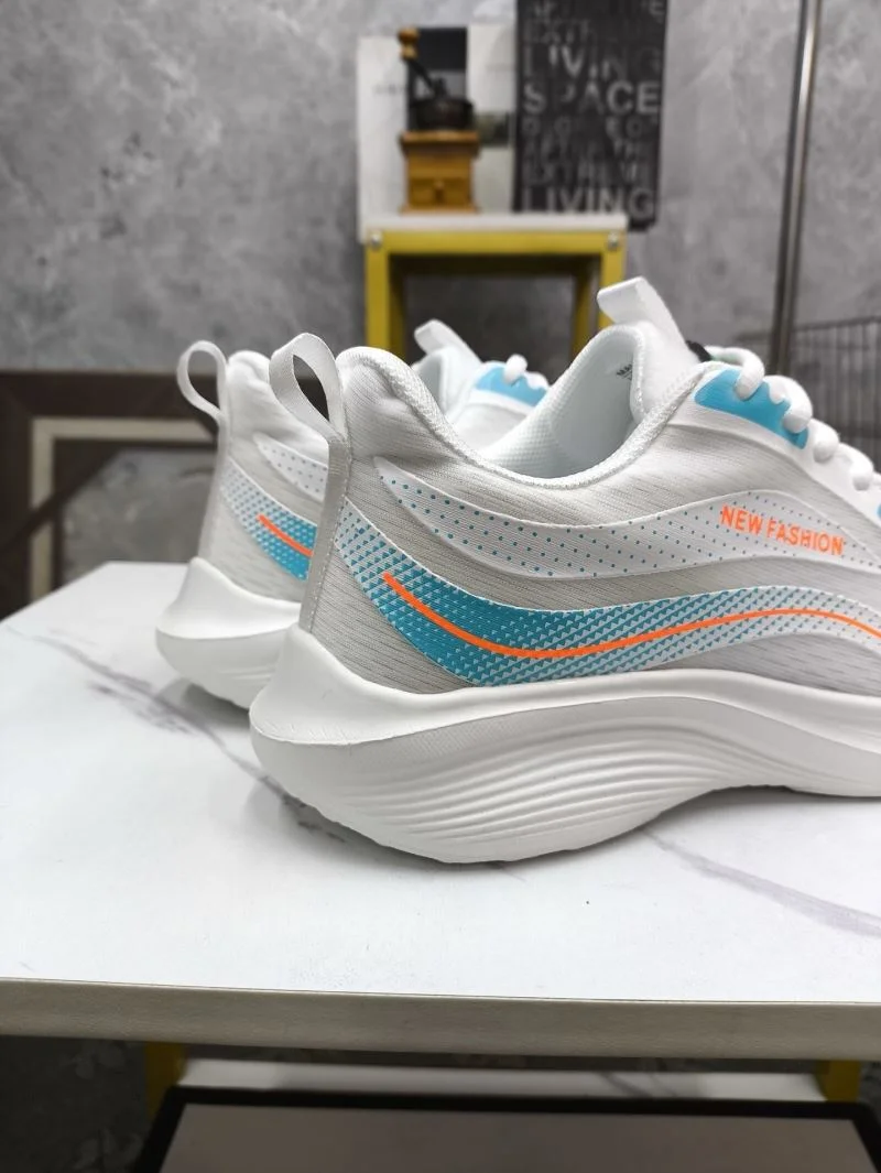 Value-priced Gucci Low Shoes
