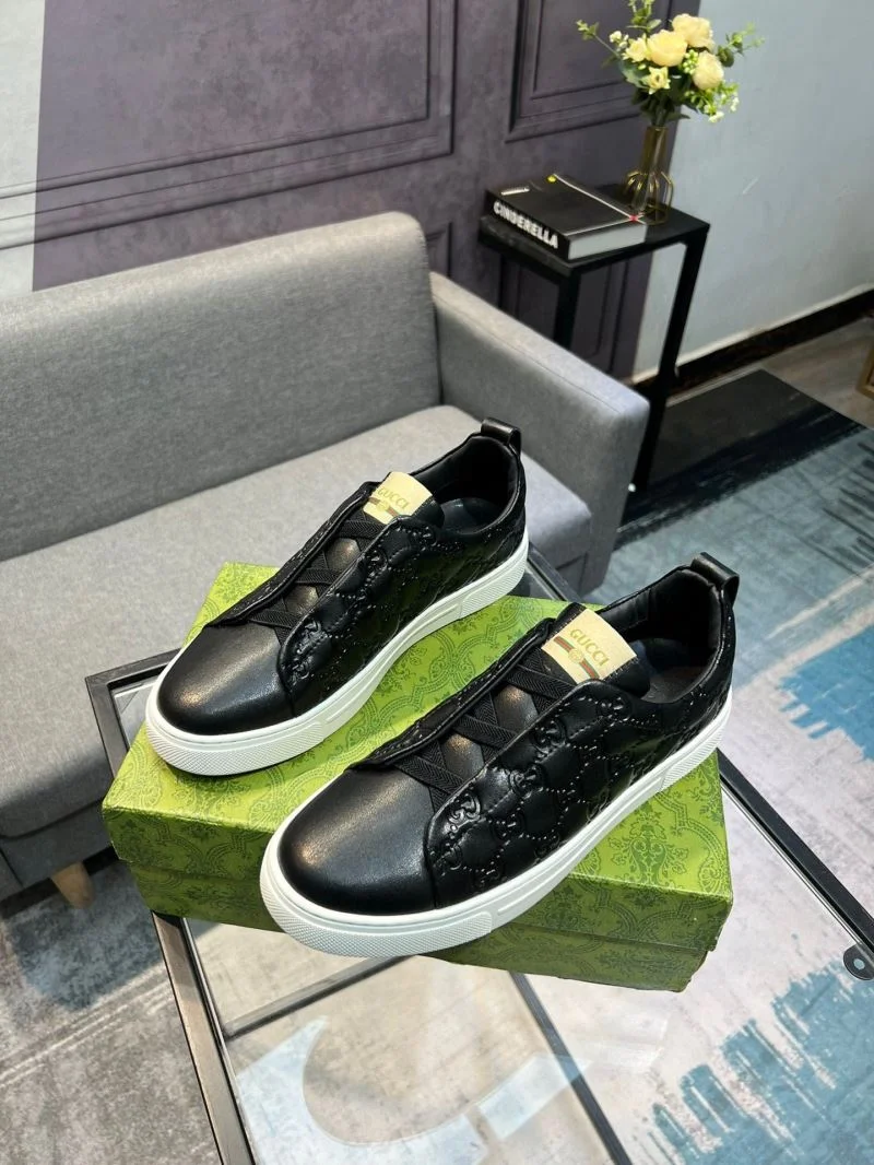 Accurate model Gucci Low Shoes