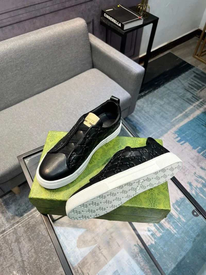 Accurate model Gucci Low Shoes