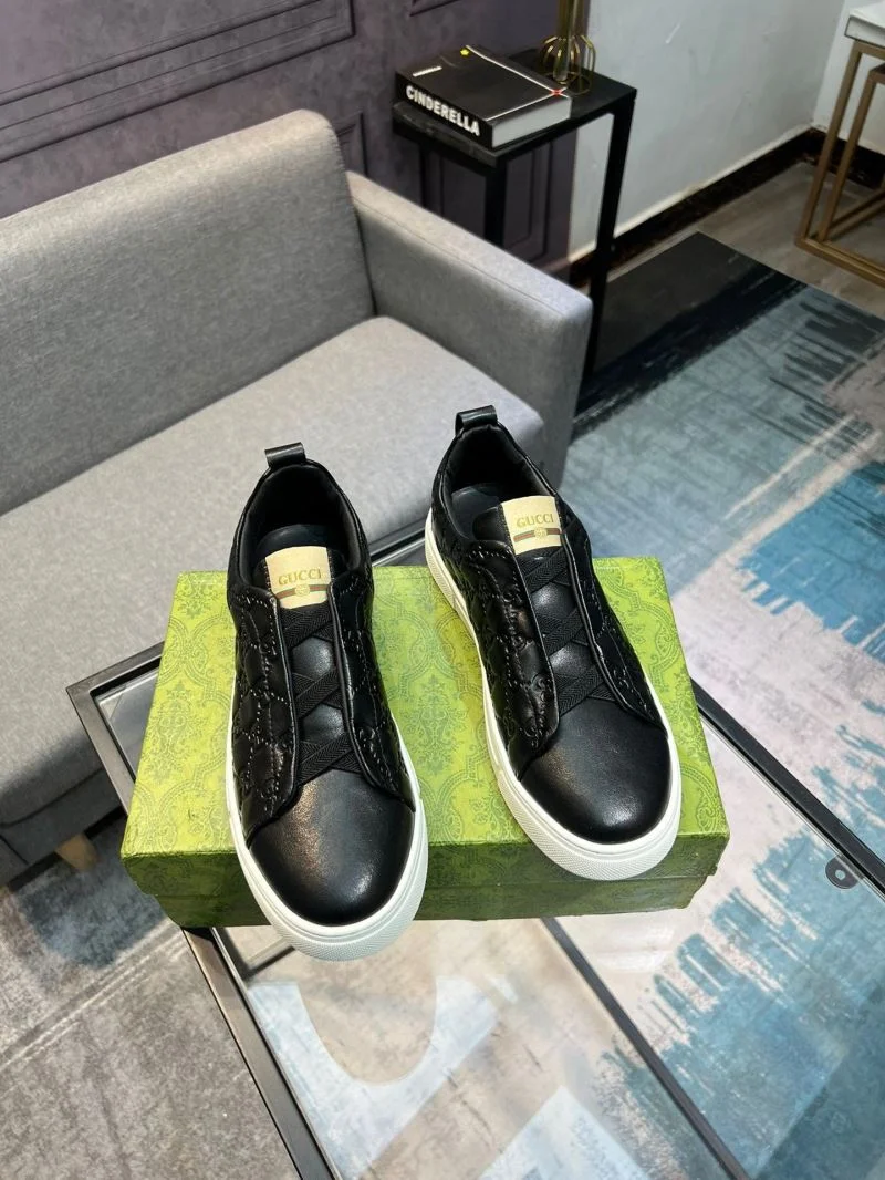 Accurate model Gucci Low Shoes