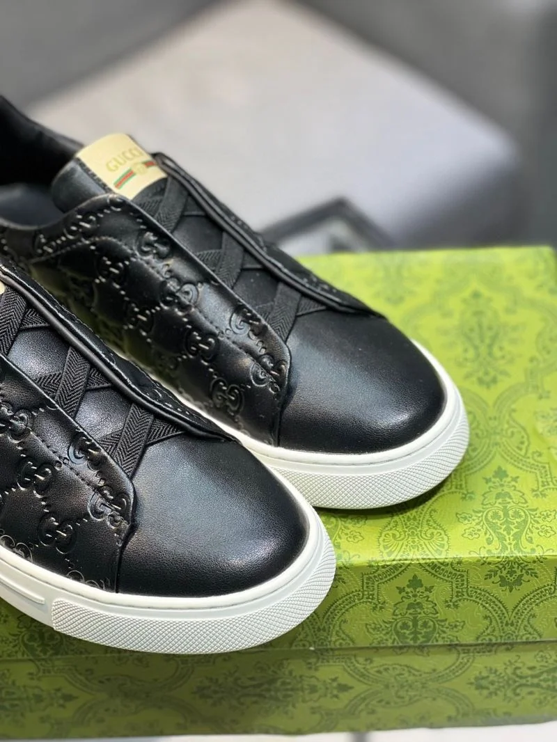 Accurate model Gucci Low Shoes