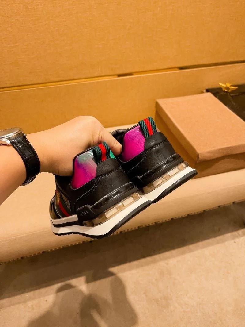 Accurate model Gucci Low Shoes