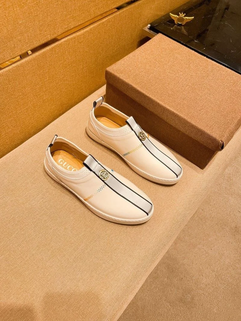 Accurate model Gucci Low Shoes