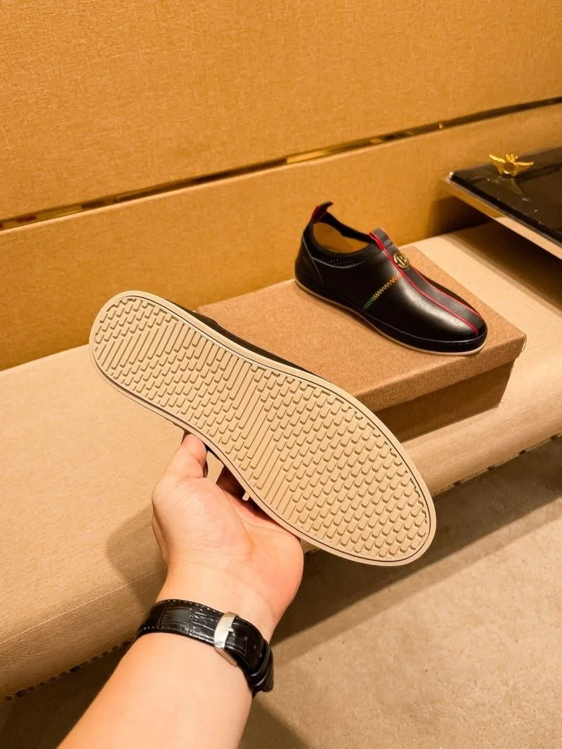 Value-priced Gucci Low Shoes