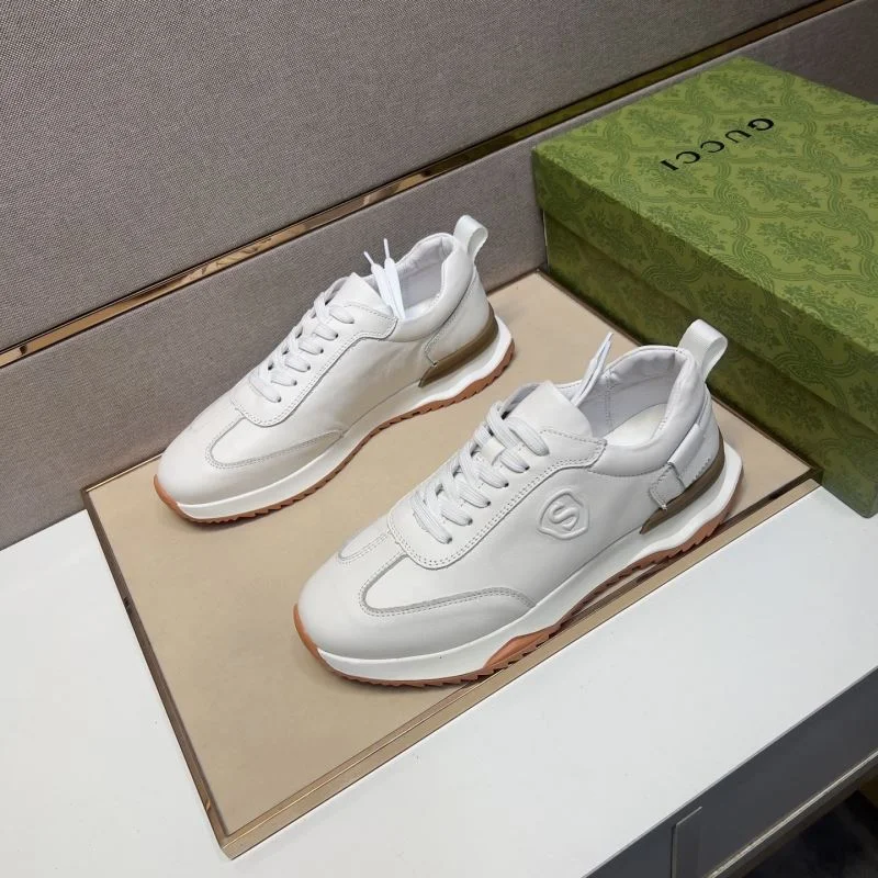 Accurate model Gucci Low Shoes