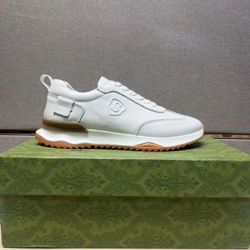 Accurate model Gucci Low Shoes