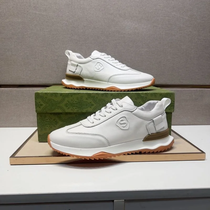 Accurate model Gucci Low Shoes
