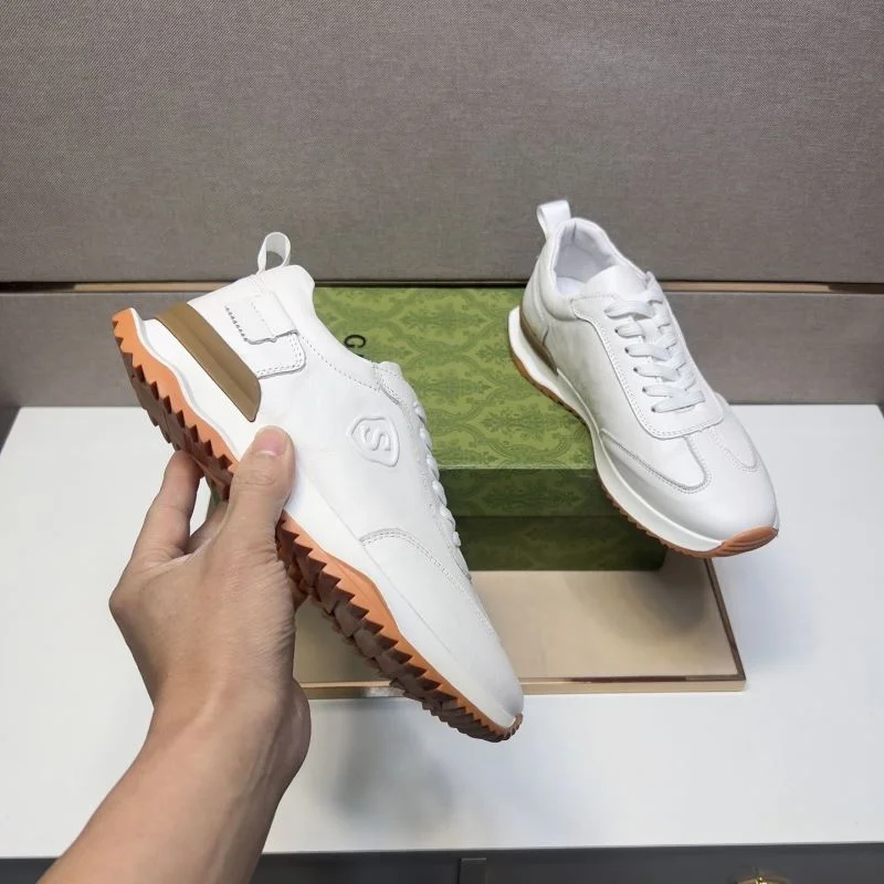 Accurate model Gucci Low Shoes