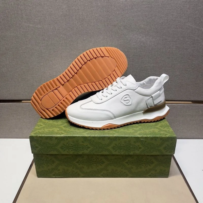 Accurate model Gucci Low Shoes