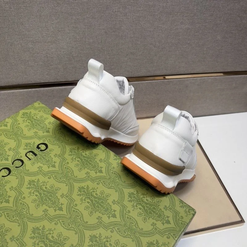 Accurate model Gucci Low Shoes