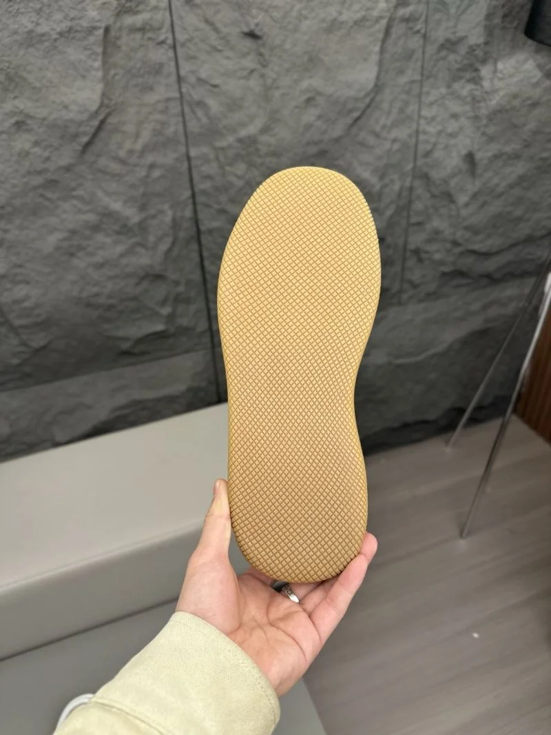 Low-cost Gucci Low Shoes