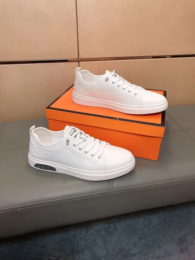 Accurate model Gucci Low Shoes