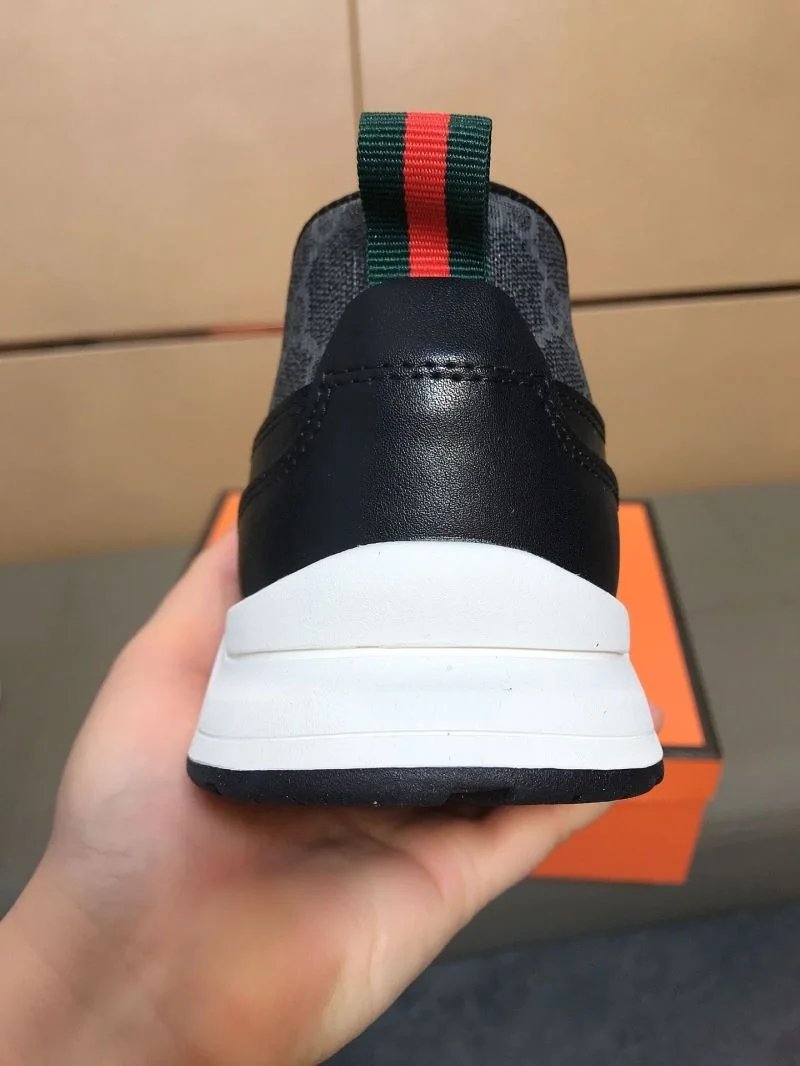 Value-priced Gucci Low Shoes