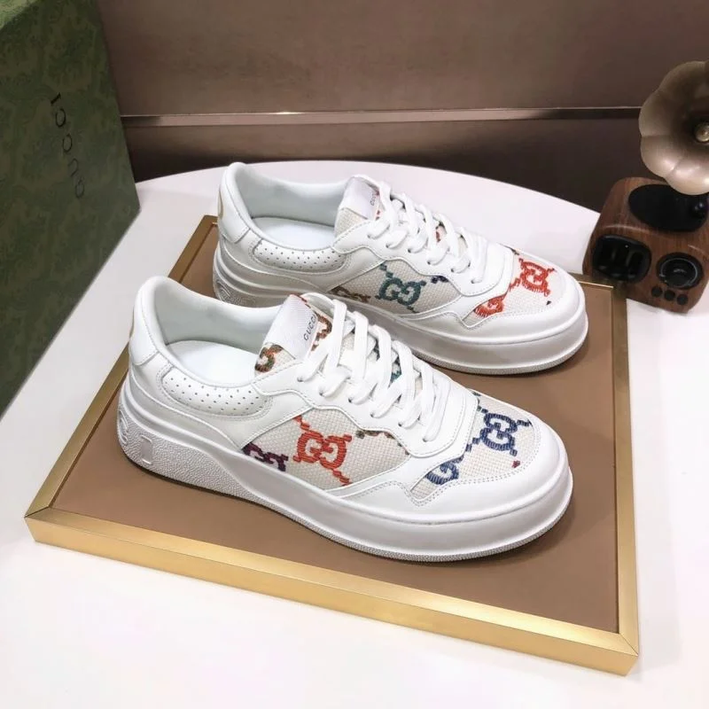 Bargain Gucci Low Shoes