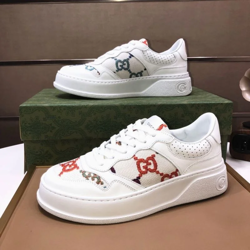 Bargain Gucci Low Shoes