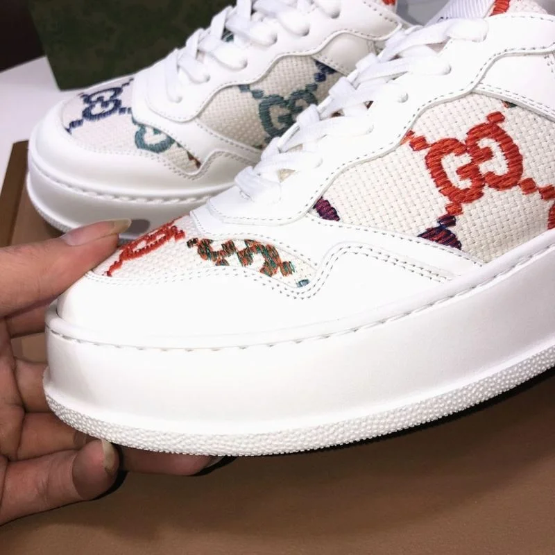 Bargain Gucci Low Shoes