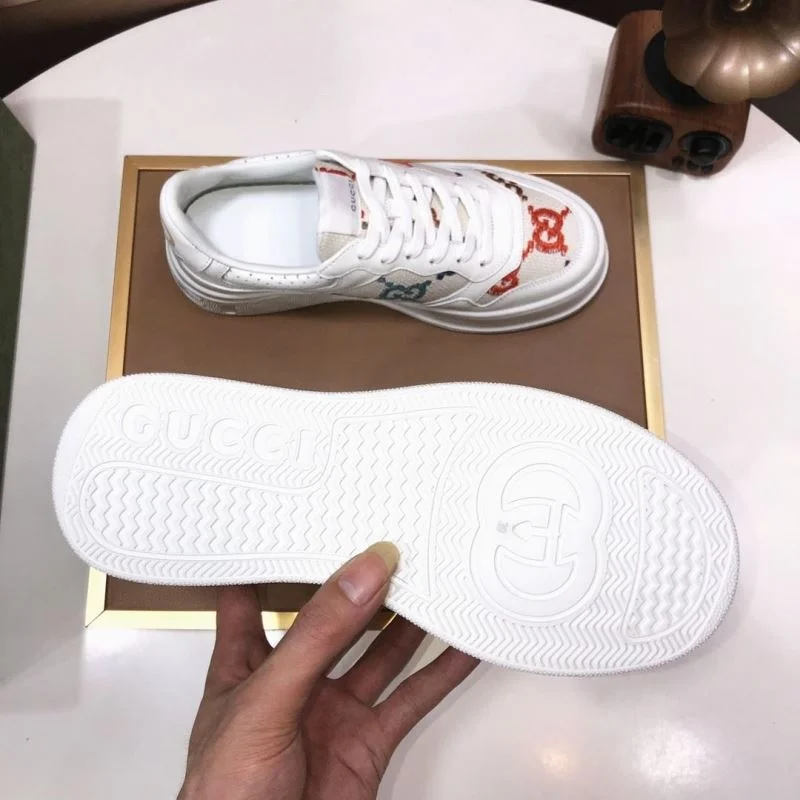 Bargain Gucci Low Shoes