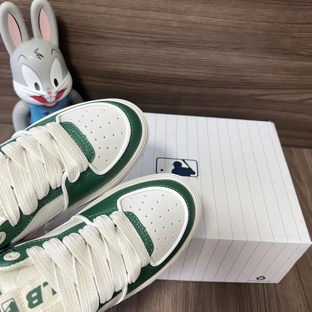 Top match Gucci Low Shoes