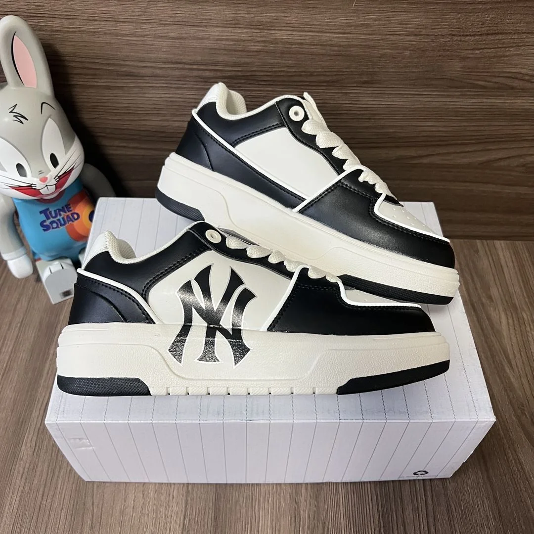 Bargain Gucci Low Shoes