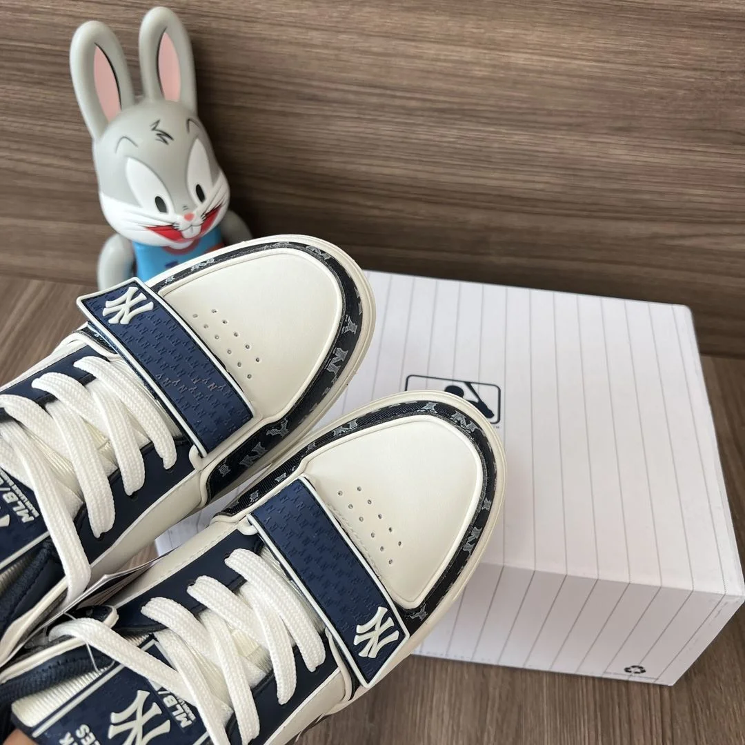 Genuine Gucci Low Shoes