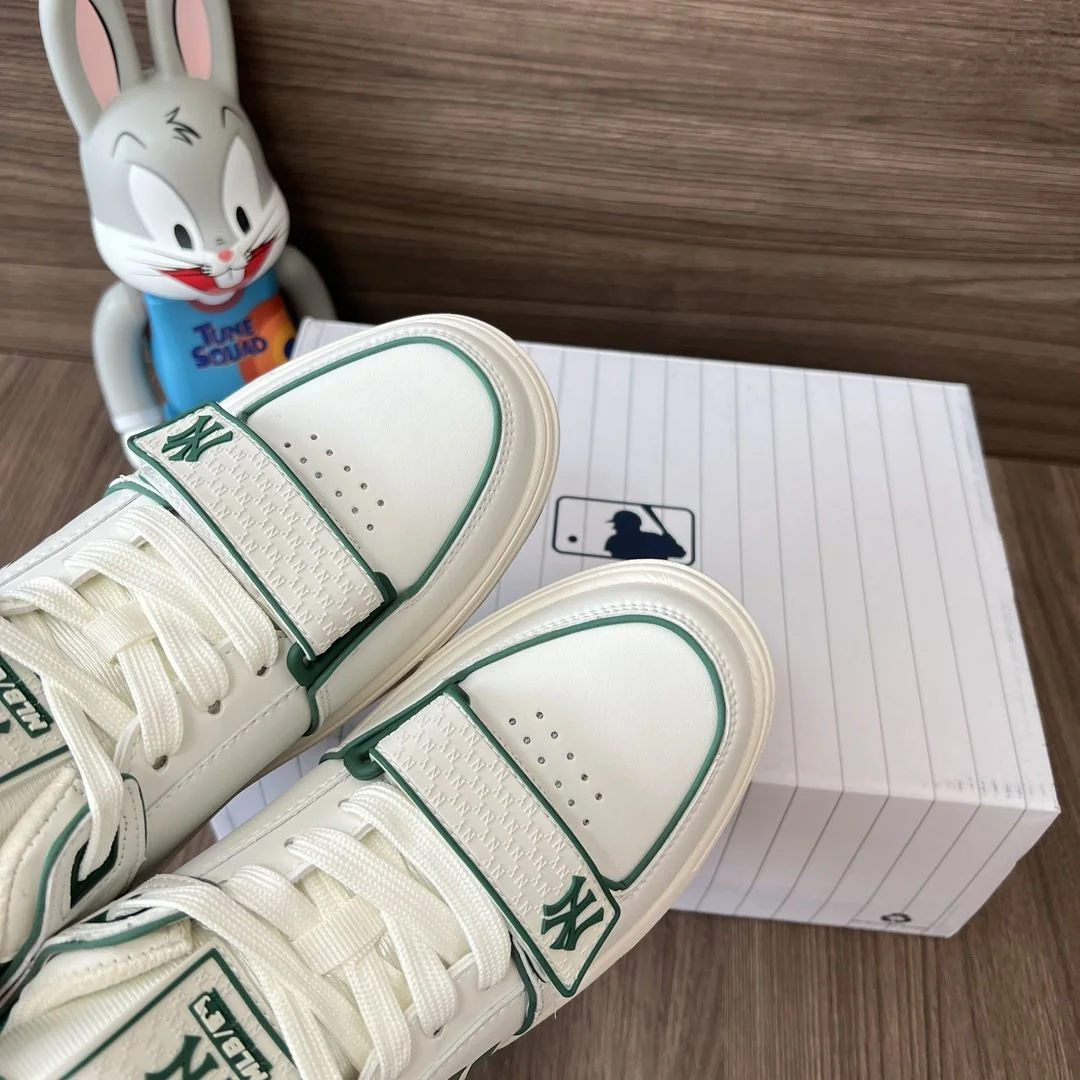 Top mirror Gucci Low Shoes
