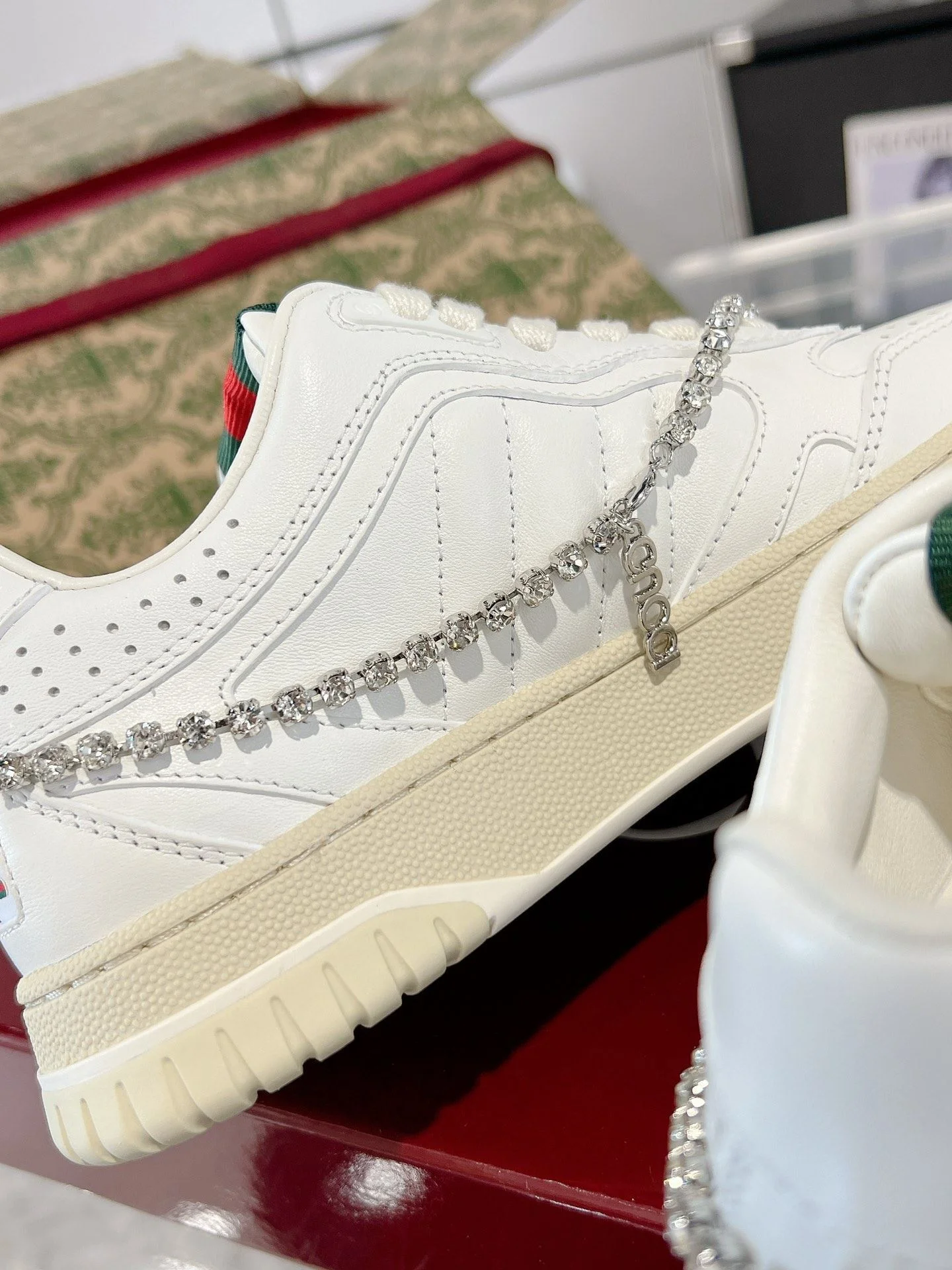 Official Gucci Low Shoes
