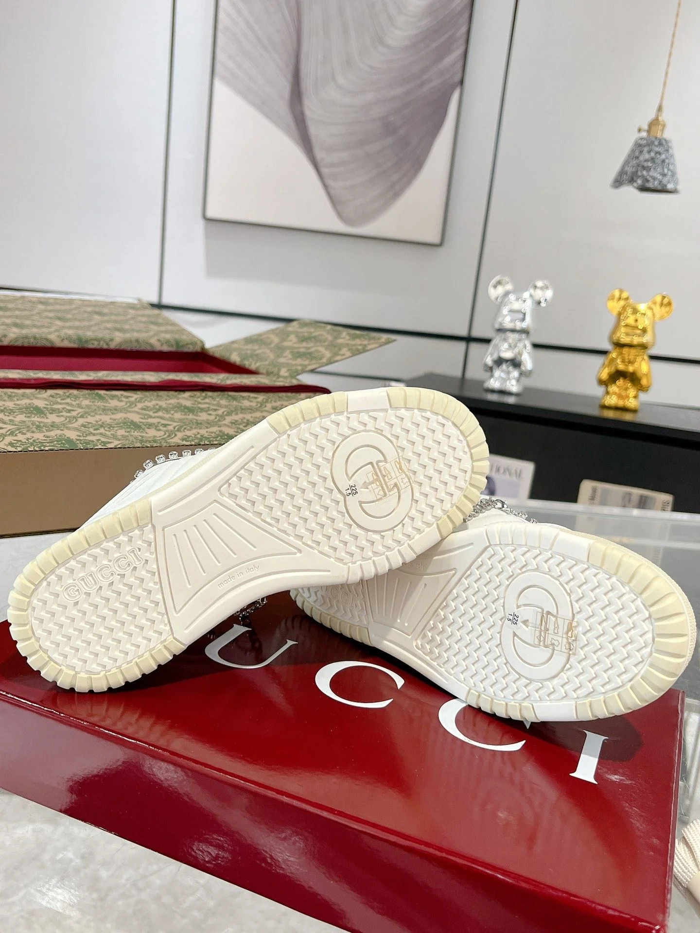 Official Gucci Low Shoes