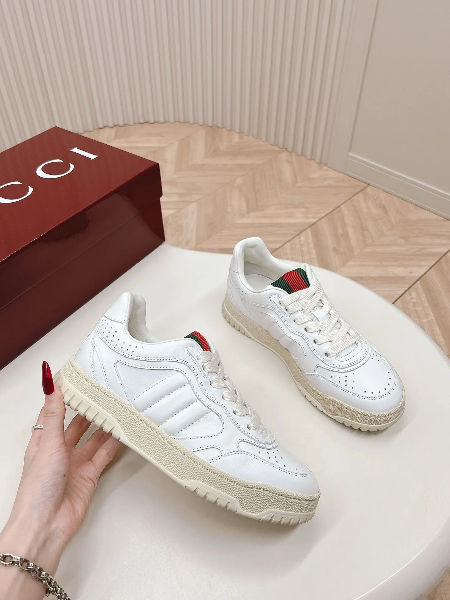 Official Gucci Low Shoes