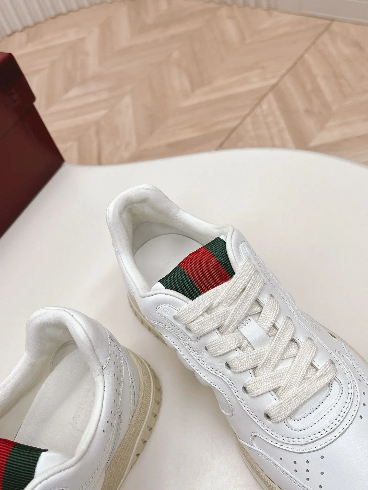 Official Gucci Low Shoes