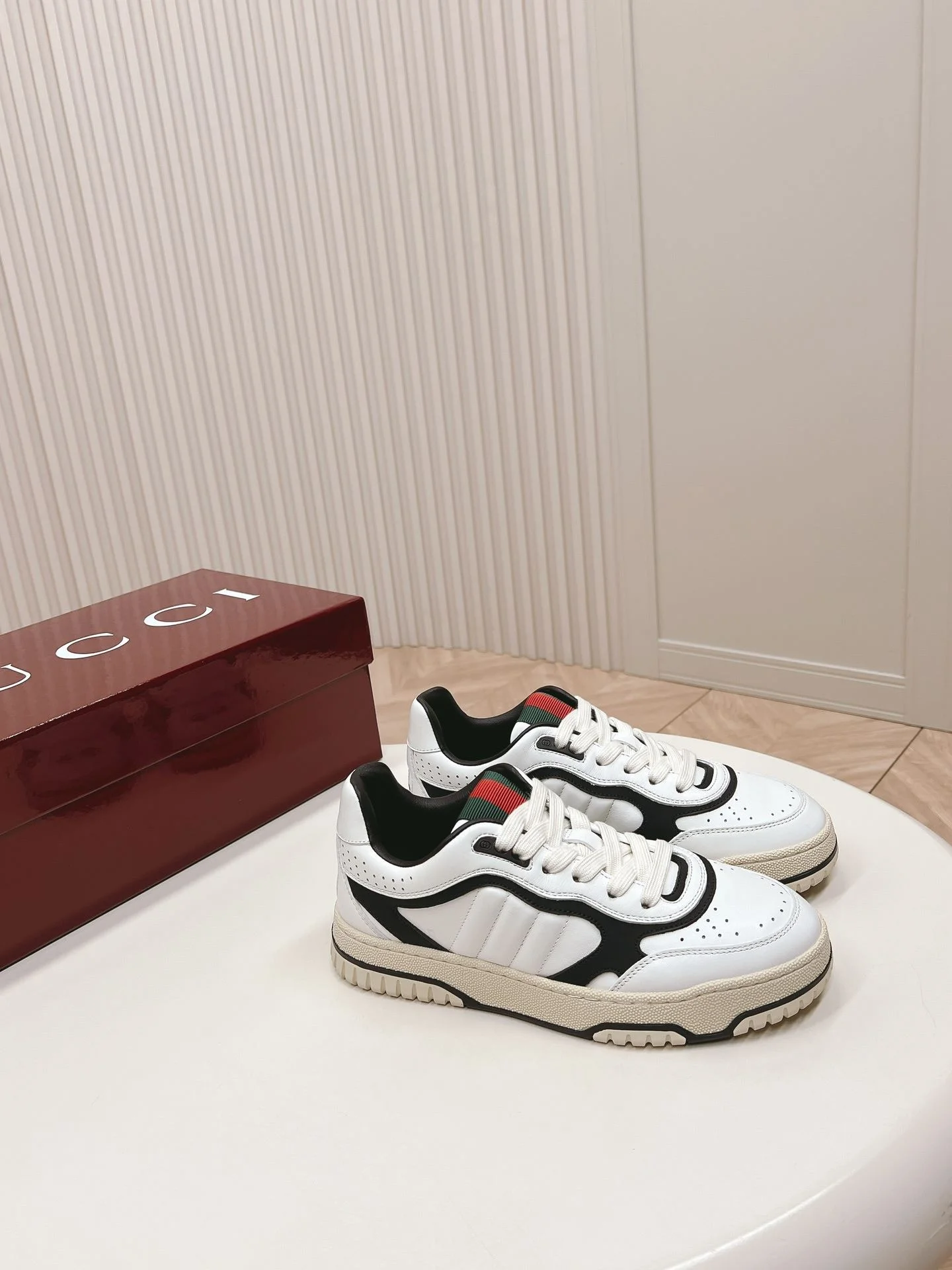 Cut-rate Gucci Low Shoes