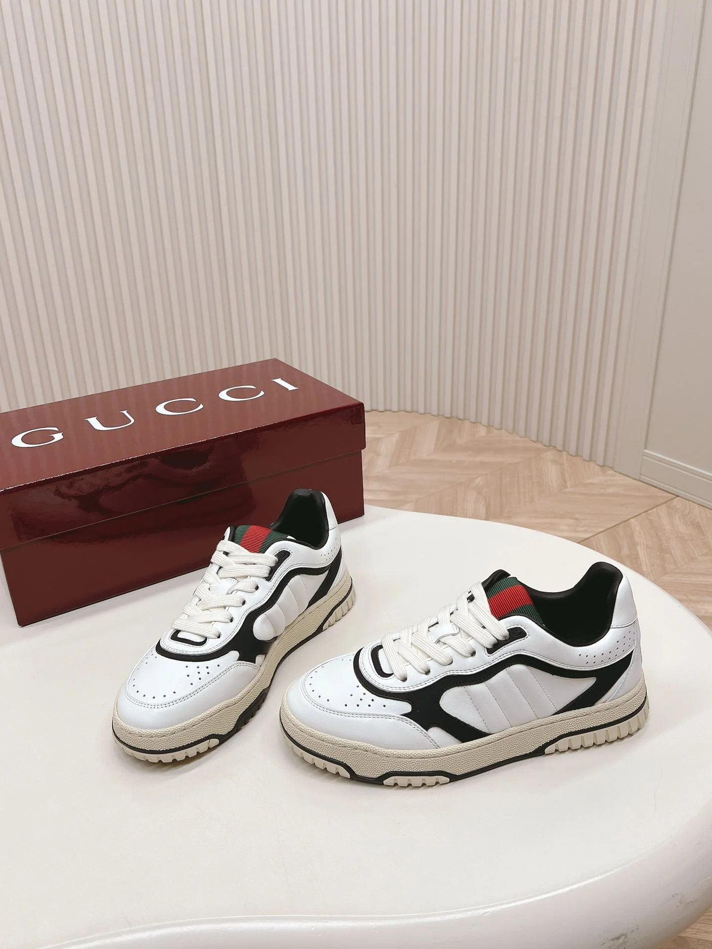 Cut-rate Gucci Low Shoes