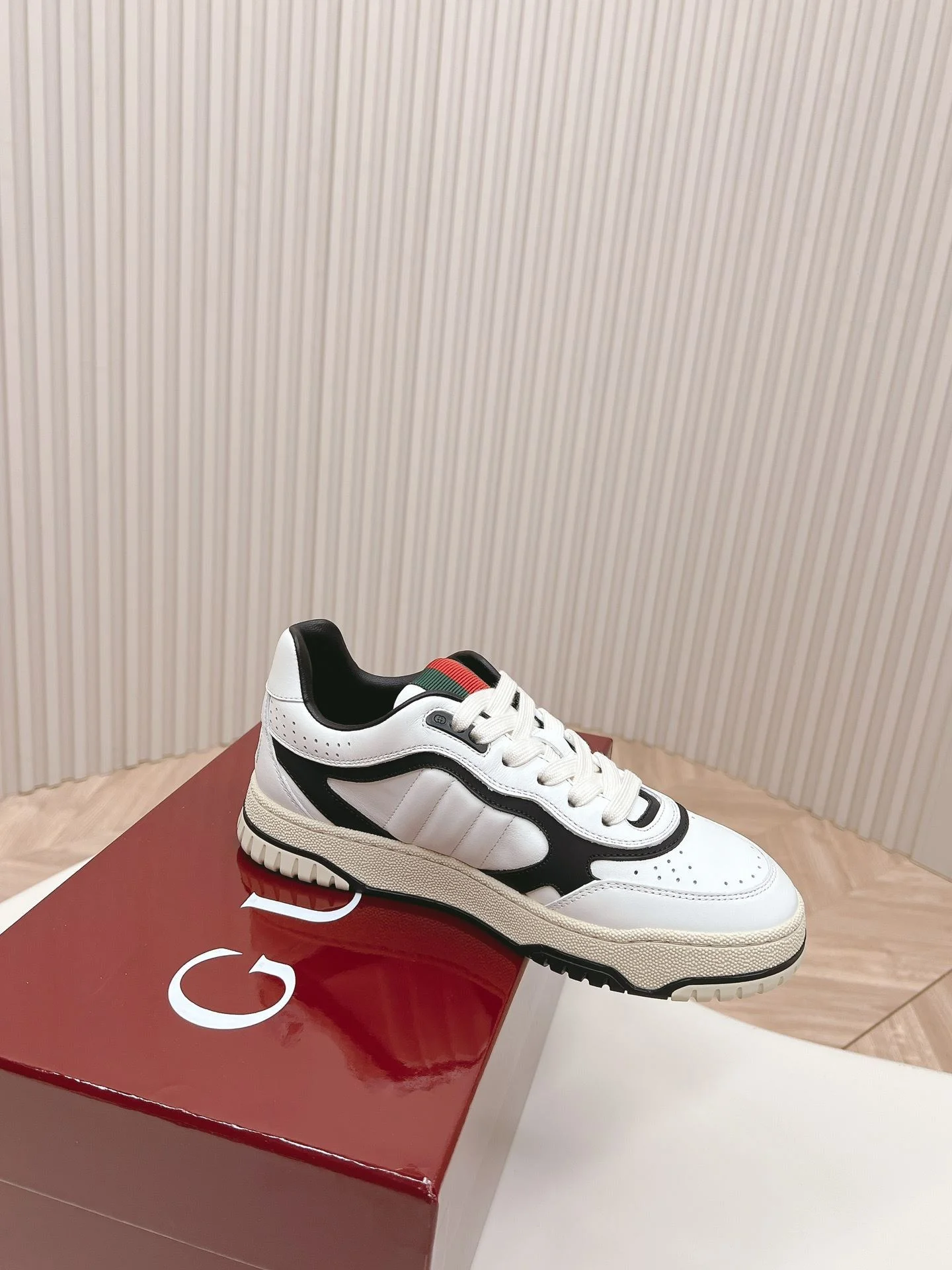 Cut-rate Gucci Low Shoes