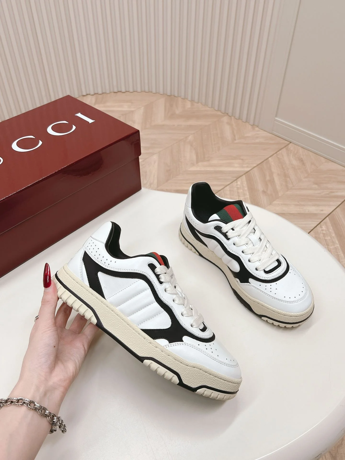 Cut-rate Gucci Low Shoes