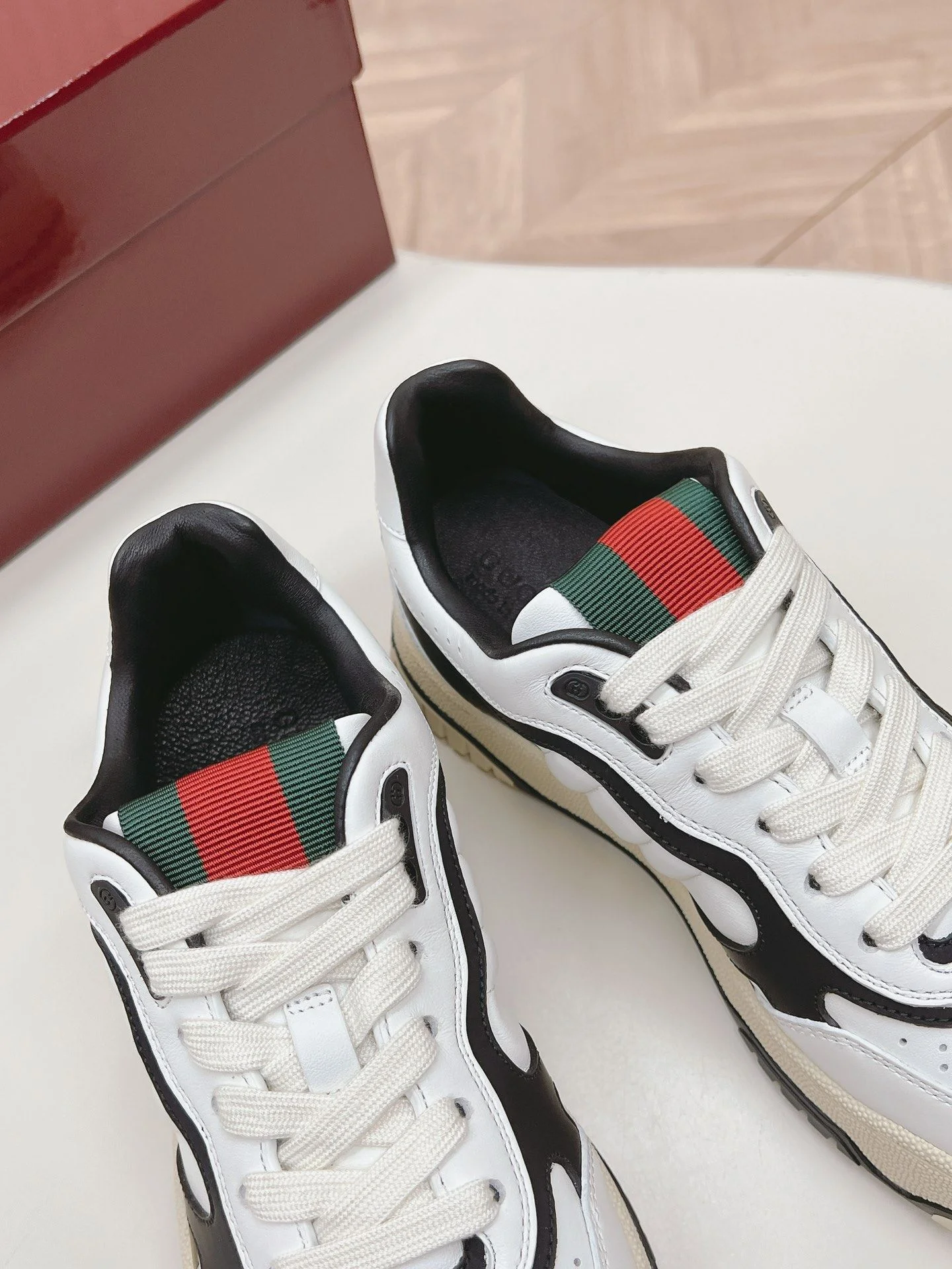 Cut-rate Gucci Low Shoes
