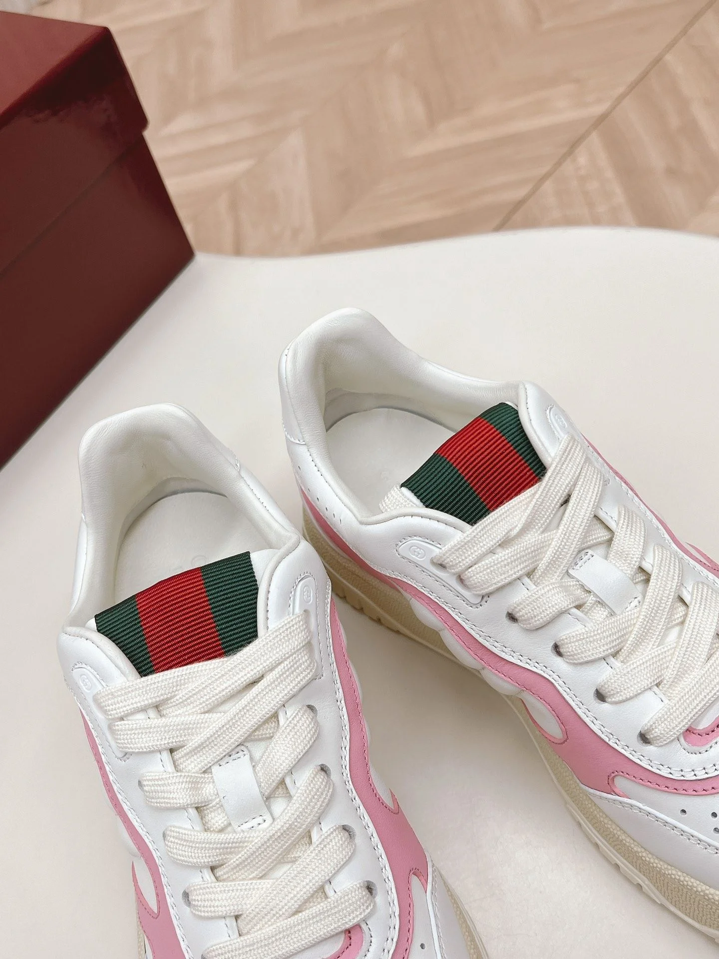 Bargain Gucci Low Shoes