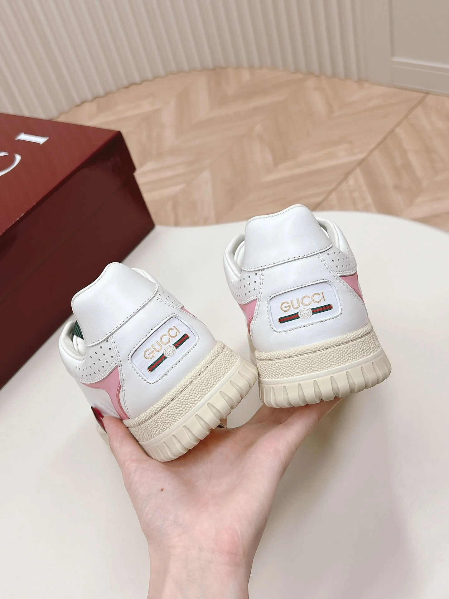 Bargain Gucci Low Shoes