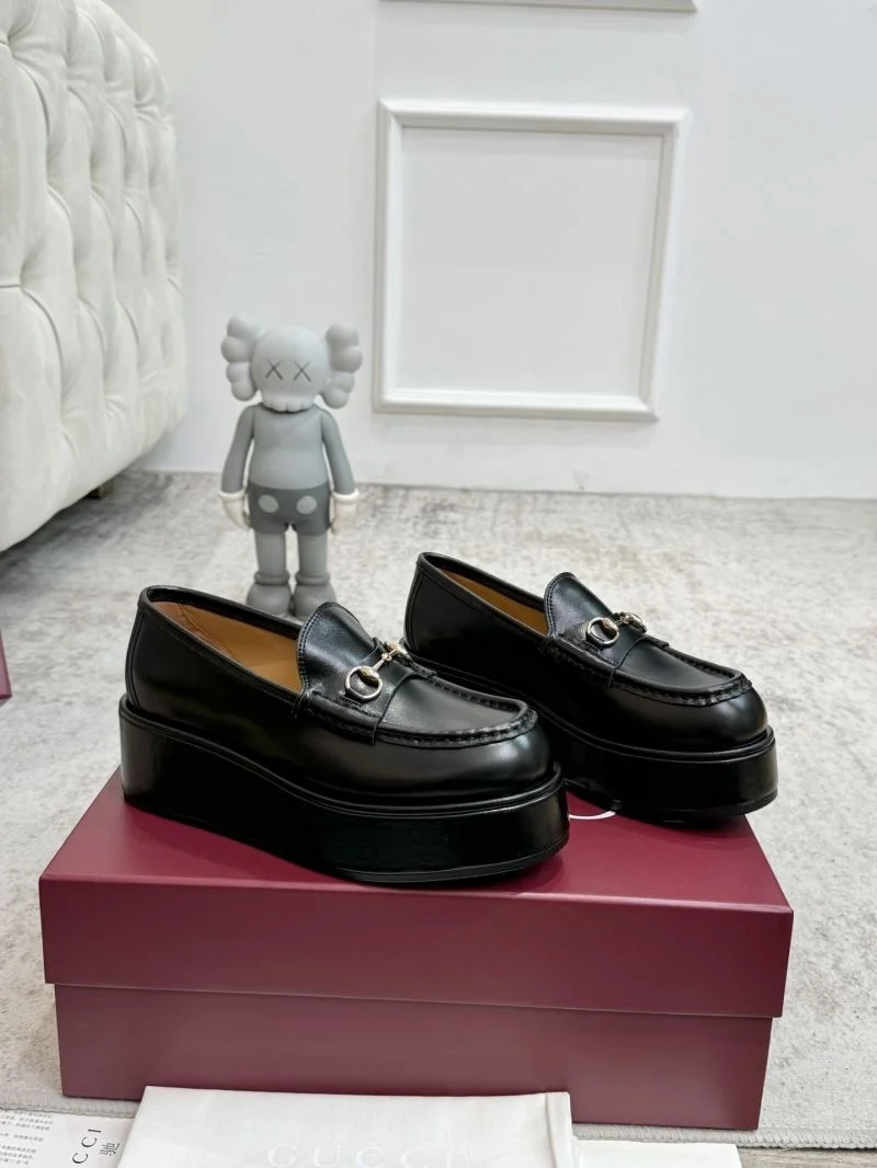 Low-cost Gucci Low Shoes