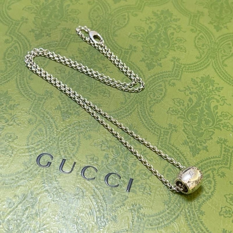 Indistinguishable Gucci Necklaces