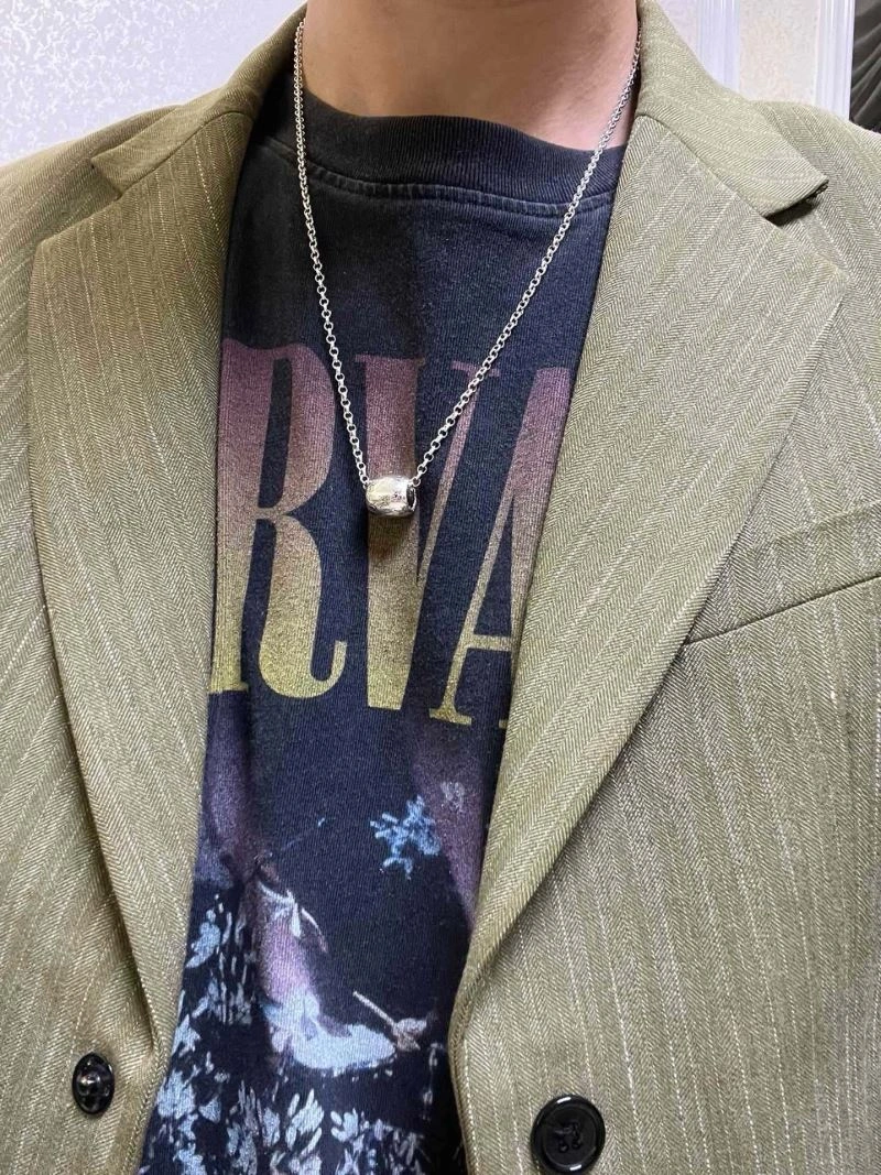 Indistinguishable Gucci Necklaces