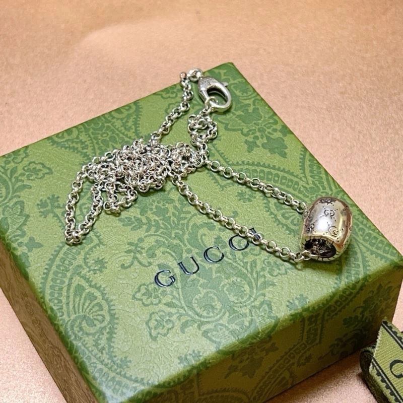 Indistinguishable Gucci Necklaces