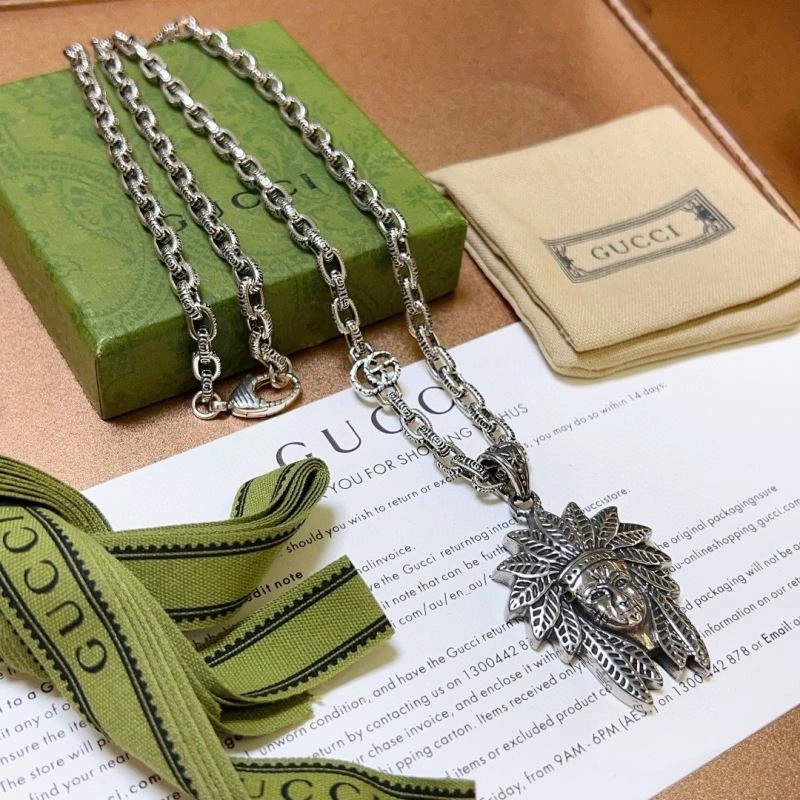 Indistinguishable Gucci Necklaces