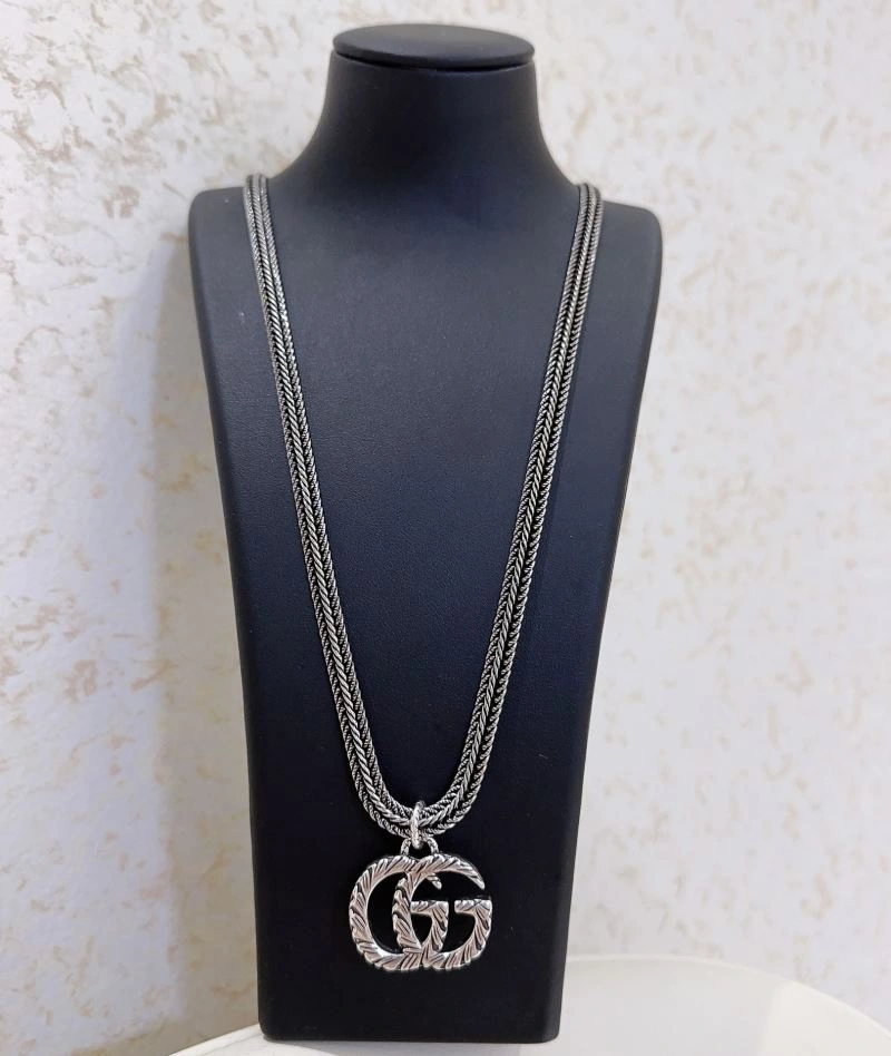 Indistinguishable Gucci Necklaces